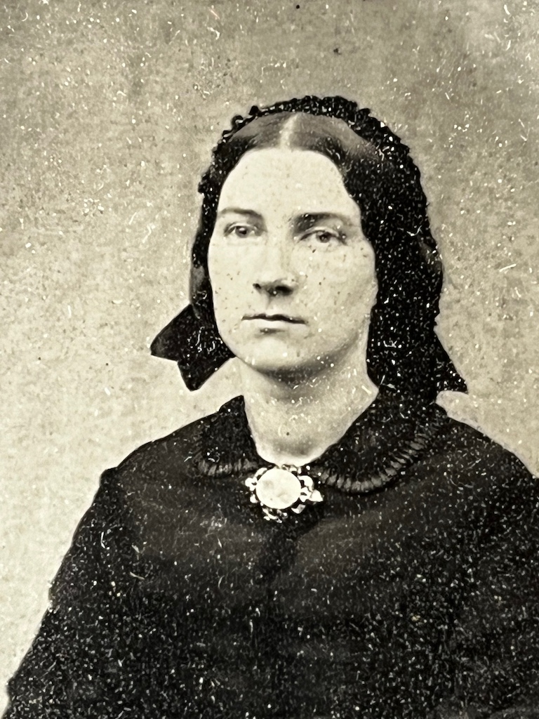6th Plate Ambrotype of Woman in Black Photographer's Label G. Brown and ... 6th Plate Ambrotype of Woman in Black Photographer's Label G. Brown and ...